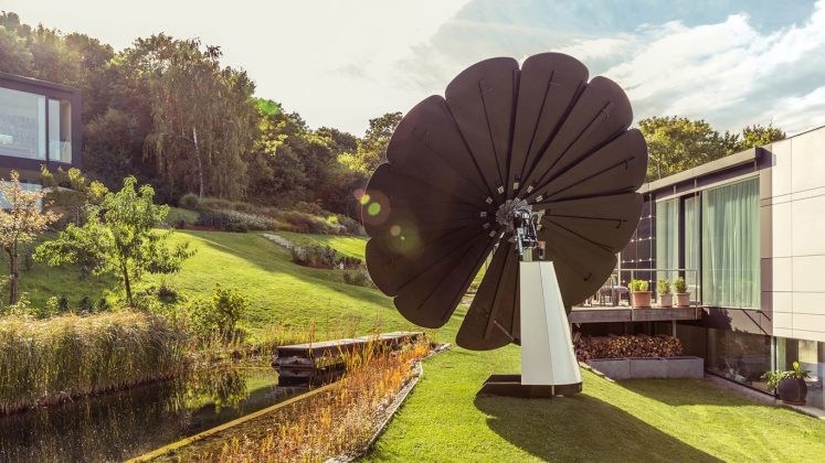 SmartFlower: Portable flower-shaped solar panel system that tracks the sun
