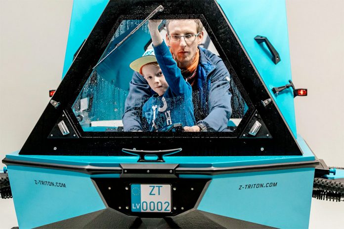 BeTRITON - Amphibious camper-trike hits production