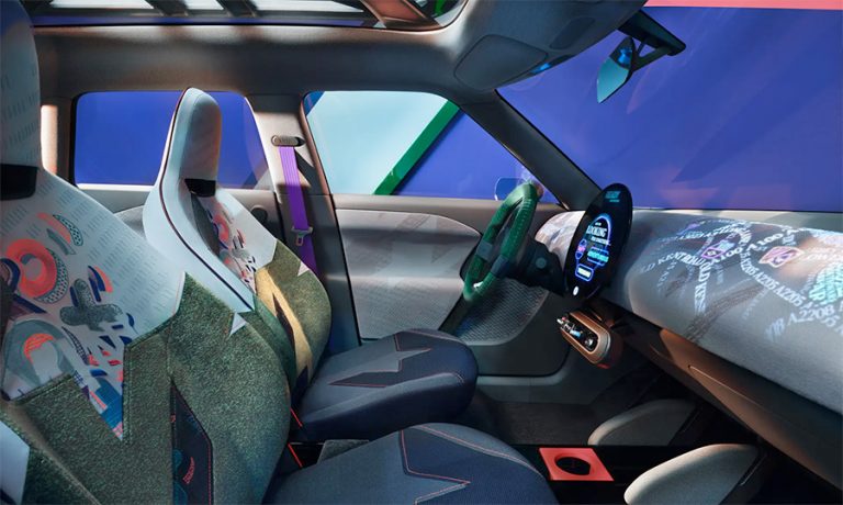 The first all-electric crossover model in the new MINI family