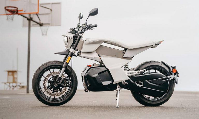 Lower-cost electric motorcycle with removable battery pack goes over 75 mph