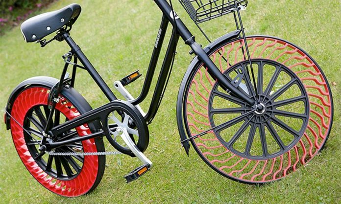 Bridgestone tests Air Free Concept tire technology on ultra-compact EVs