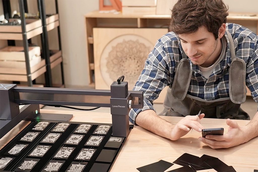 Unleash your creativity with this foldable multi-functional laser