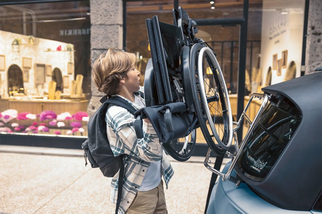 Citroën 'Ami for All' EV: Mobility solution for people with lower limb ...