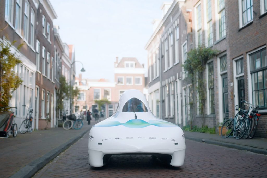 Eco-Runner's hydrogen city car concept sets Guinness distance record