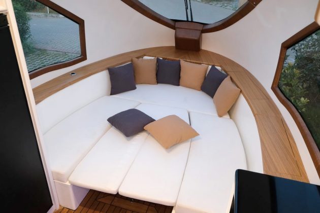 SealVans amphibious caravans combine the features of a boat and a ...