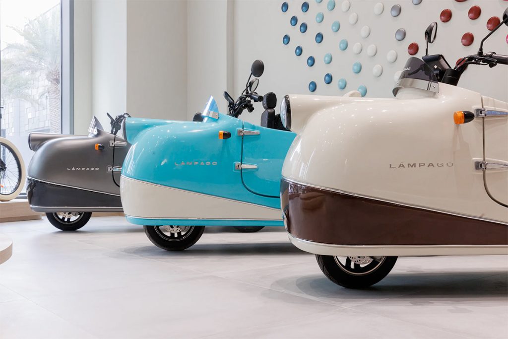 Lámpago electric trike: A blend of vintage design and modern mobility
