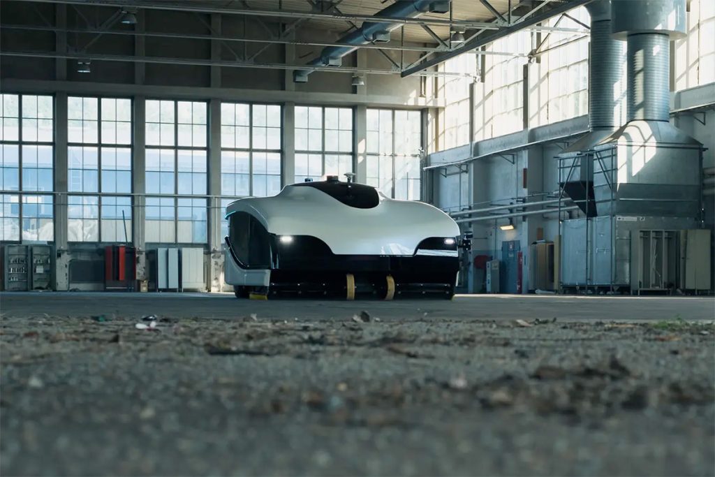 Trombia Free: Autonomous street sweeper cleans up city streets