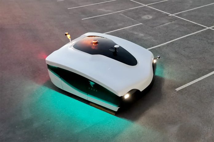 Trombia Free: Autonomous street sweeper cleans up city streets