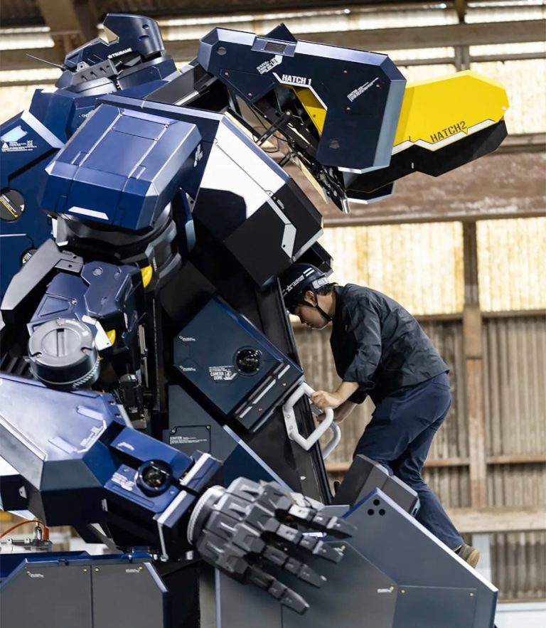 Pilot your own transforming Archax mecha robot