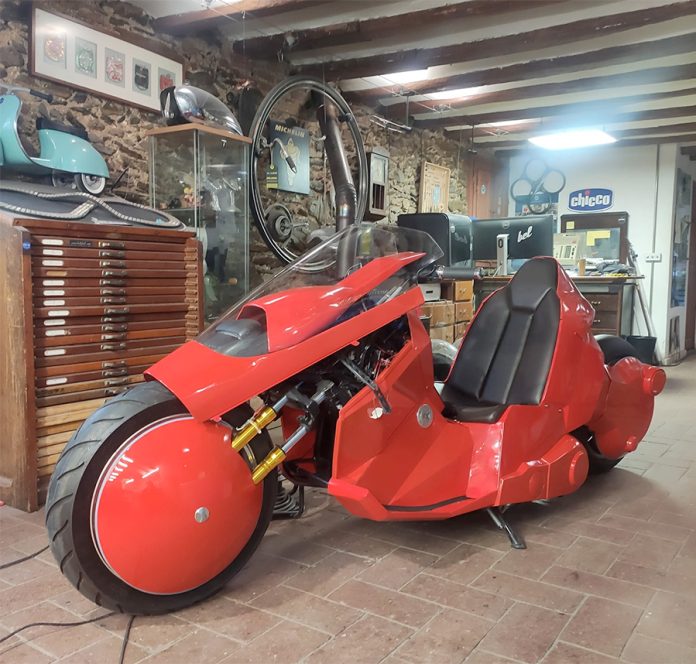 Real-life Shotaro Kaneda’s Akira electric moto by Bel&Bel