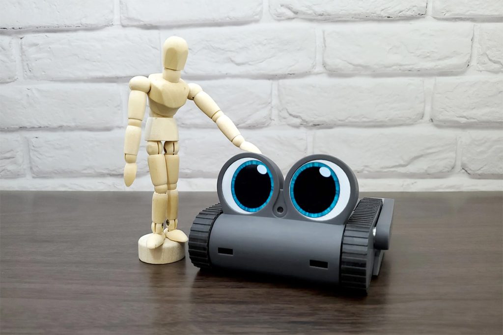 Cute companion robot transforms desktops into interactive learning labs