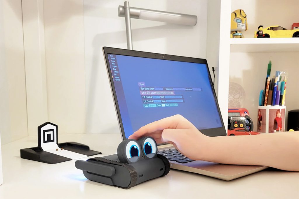 Cute companion robot transforms desktops into interactive learning labs