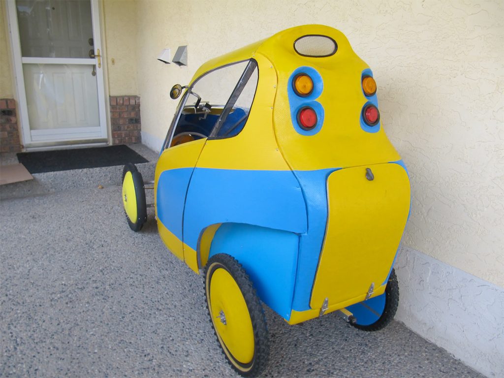 Pedal-powered Tilt4orce velocar leans into turns