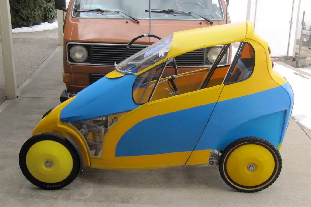 Pedal-powered Tilt4orce velocar leans into turns