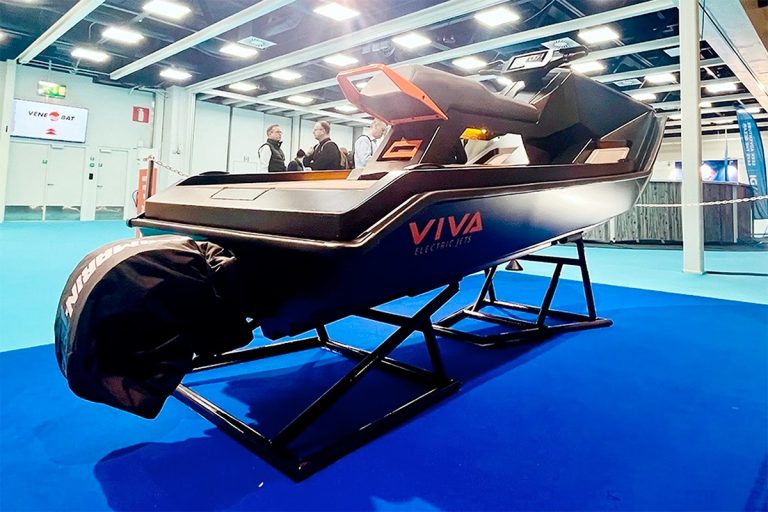 174-hp electric jet ski with instant boost and rapid charging