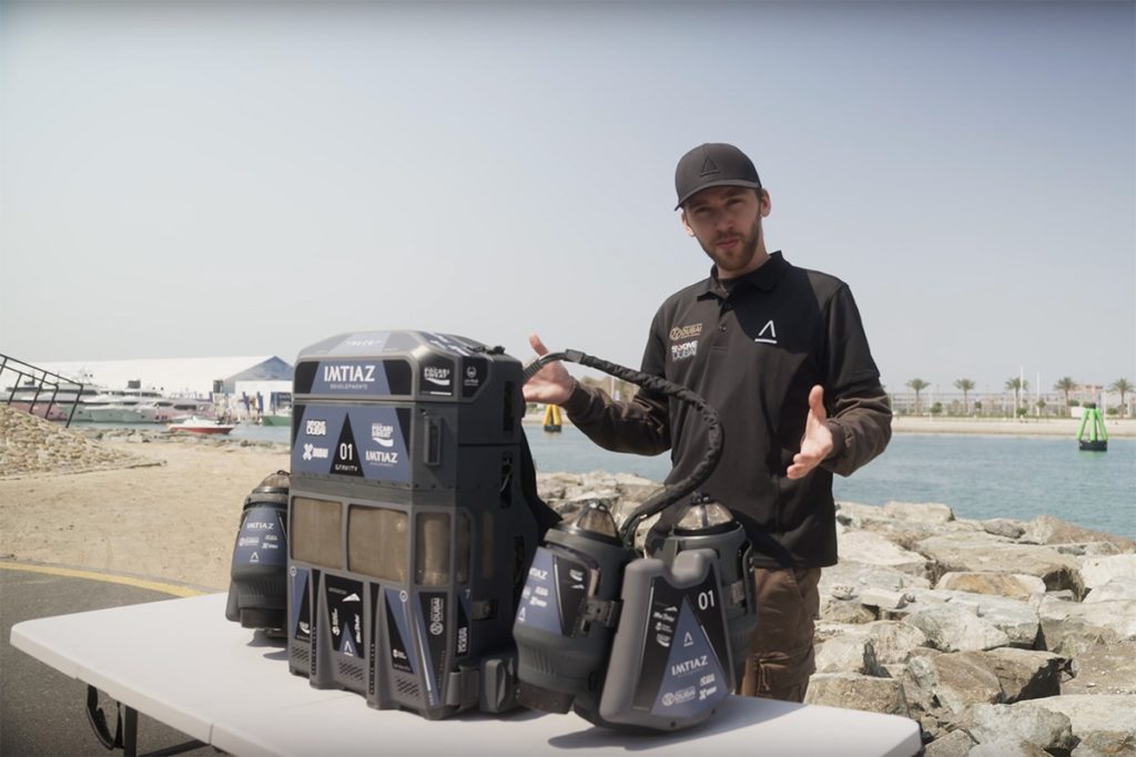 Pilots turn into ‘Iron Man’ in world’s first jet suit race in Dubai