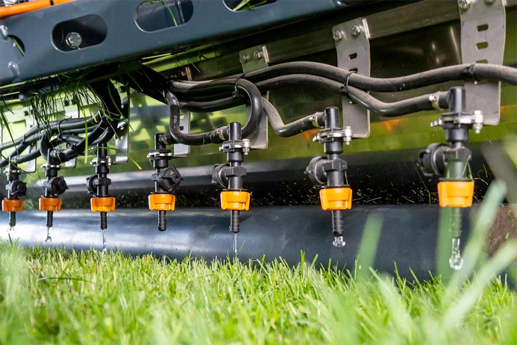 Lely Exos: A fully autonomous system for harvesting and feeding fresh grass