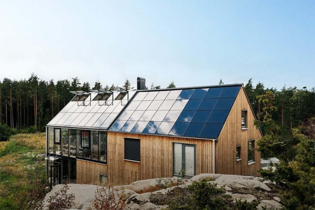 SunRoof 2-in-1: Building-integrated solar roof for weather protection ...