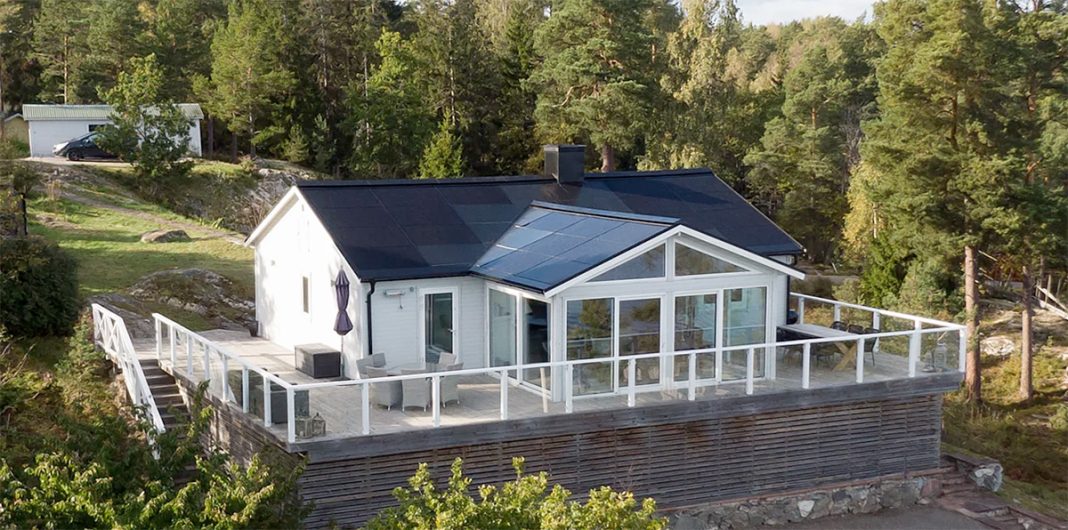 SunRoof 2-in-1: Building-integrated solar roof for weather protection ...