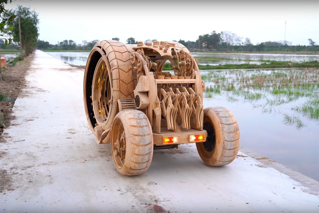 Bizarre wooden vehicle rolls on the streets of Vietnam