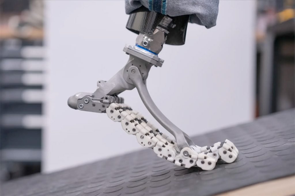 New prosthetic foot mimics natural bone structure for improved mobility