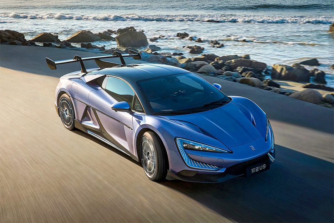 YangWang U9 electric hypercar with unique suspension tricks
