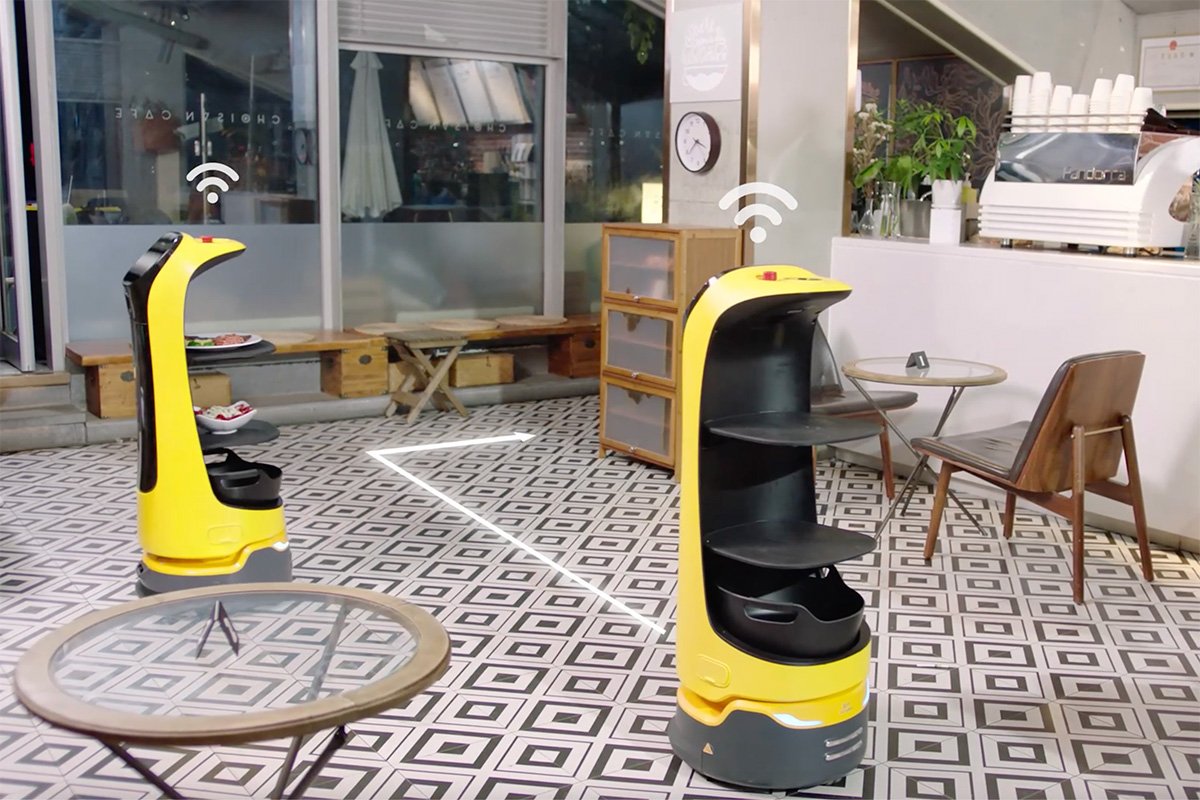Smart delivery robot can greet customers, display ads, and navigate around obstacles