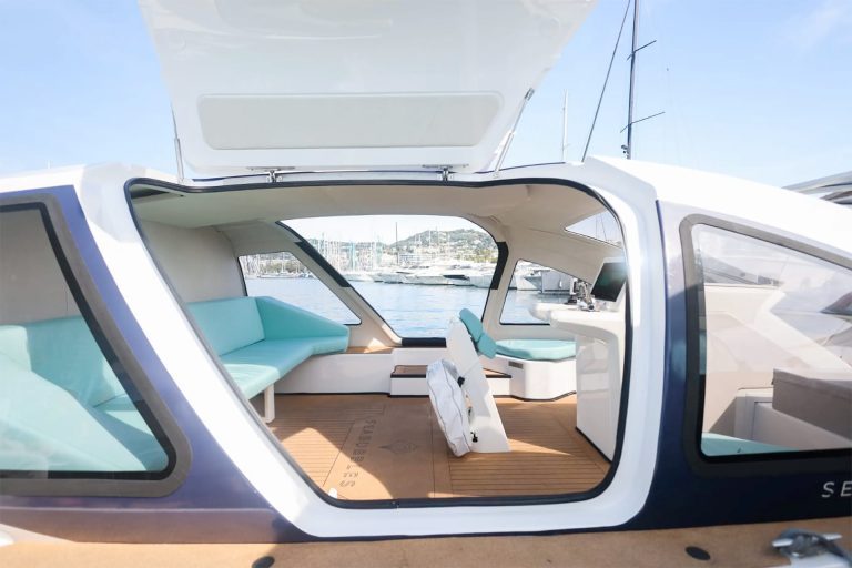 SeaBubbles expands its hydrofoil water taxi fleet with the Smart Bubble