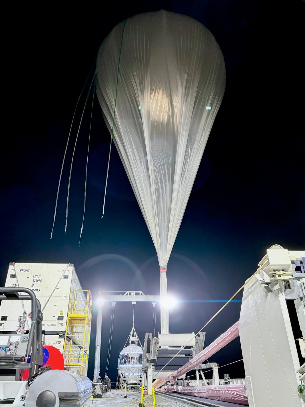 Sightseeing capsule completes first flight to the edge of outer space