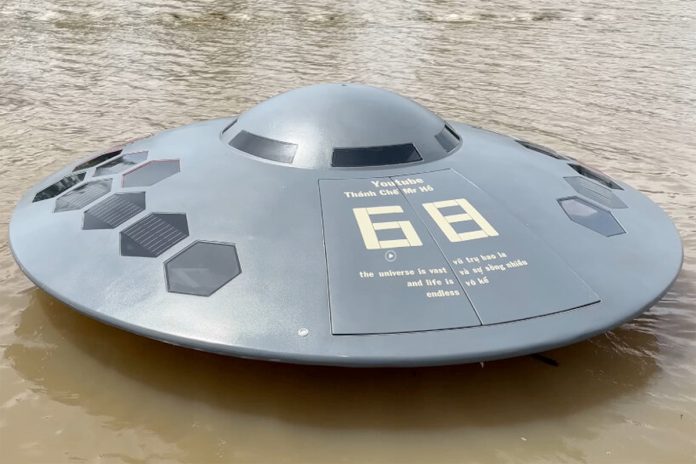 Craftsman builds functional UFO jet boat that zooms through water