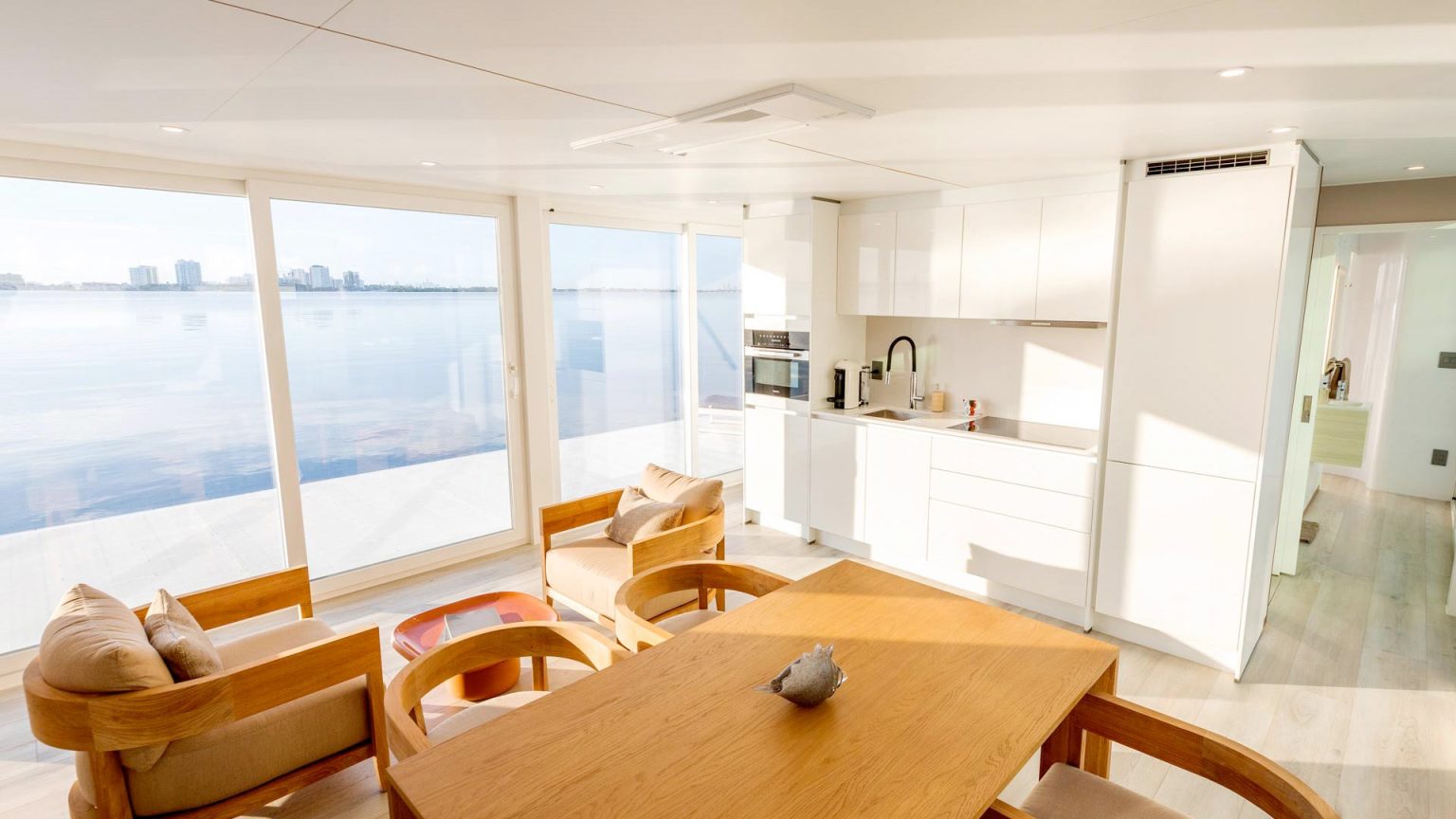 Arkup unveils solar-powered modular houseboat with Starlink connectivity