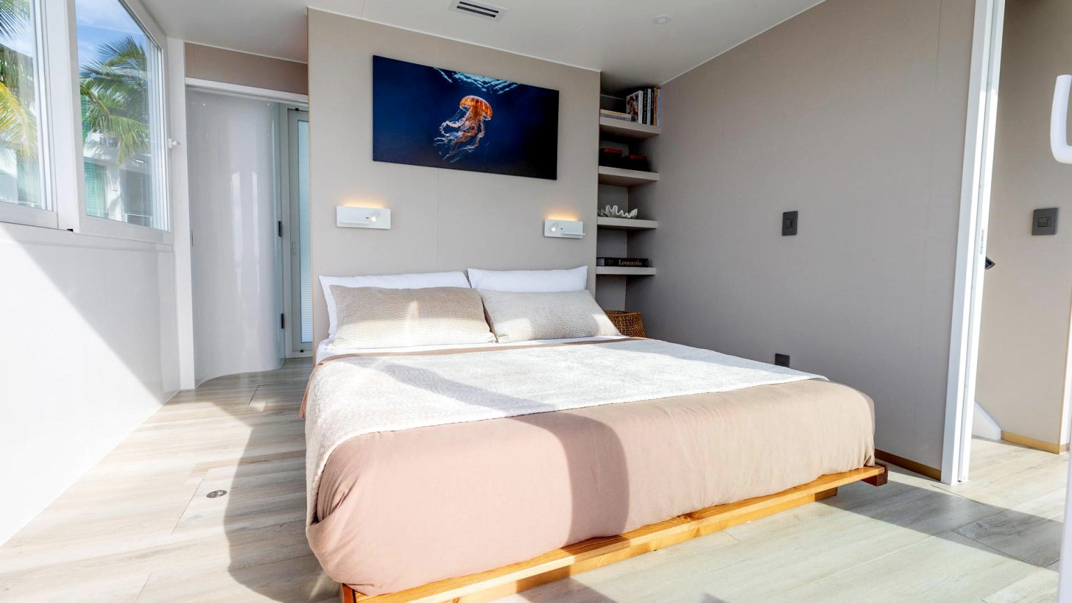 Arkup unveils solar-powered modular houseboat with Starlink connectivity