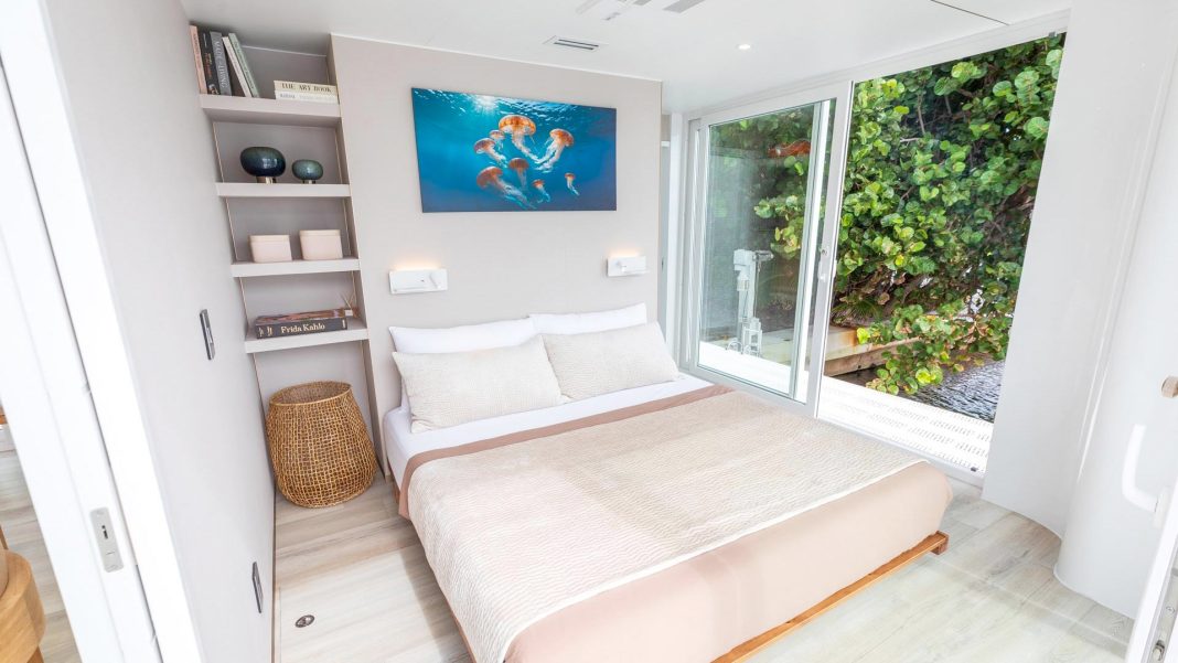 Arkup unveils solar-powered modular houseboat with Starlink connectivity