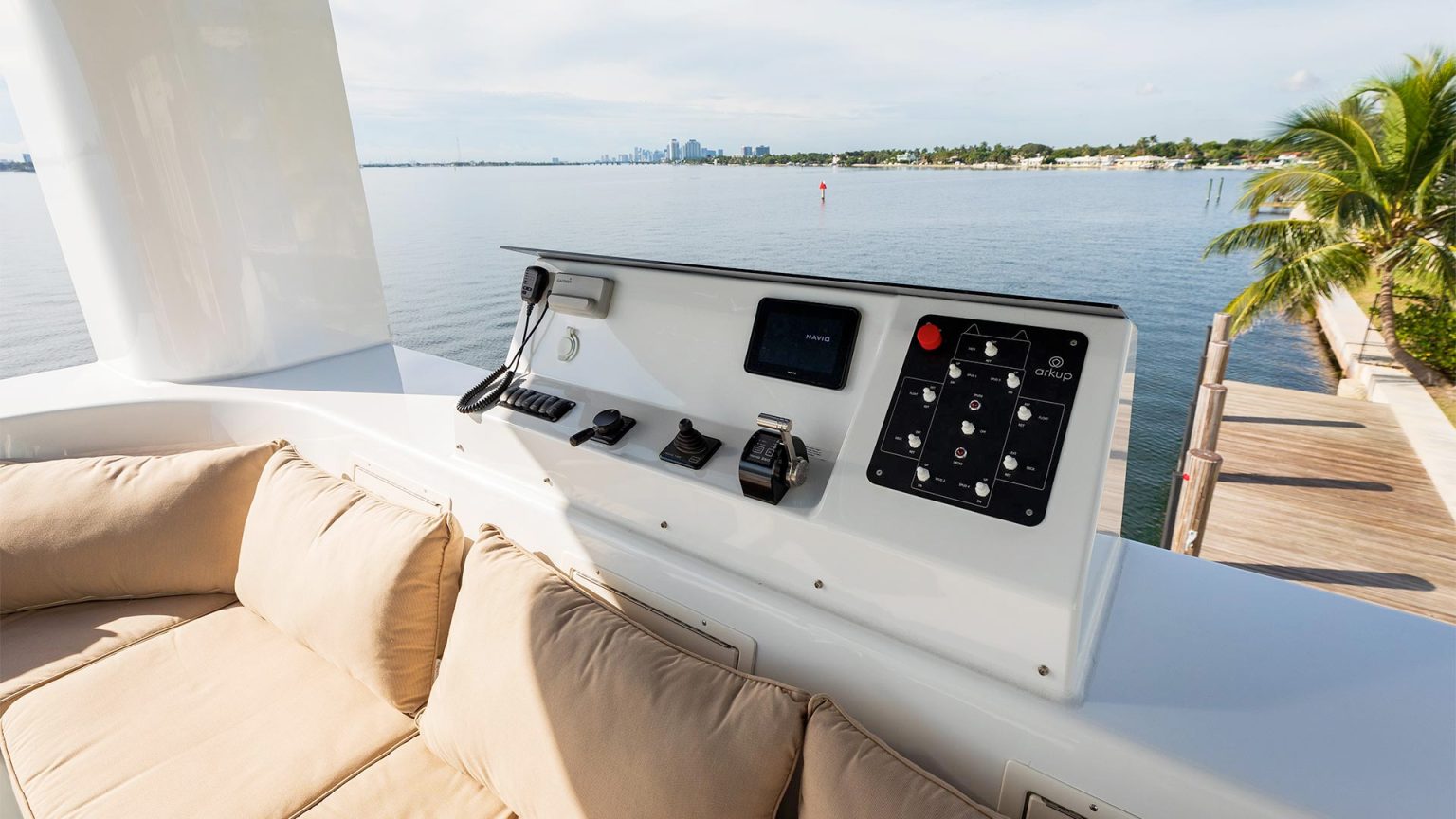 Arkup unveils solar-powered modular houseboat with Starlink connectivity