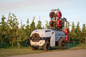 Crop-spraying robot reduces emissions and herbicide use