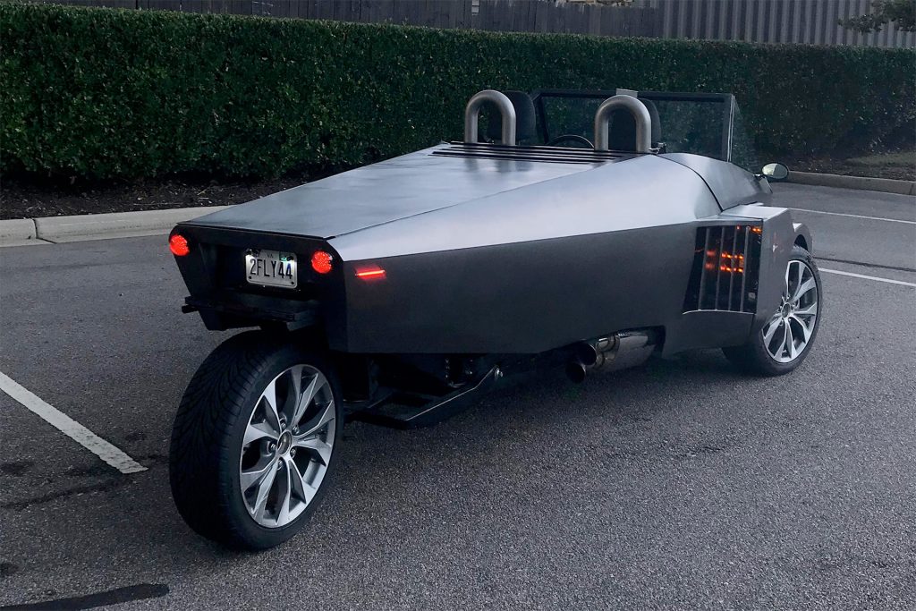 Innovative three-wheeler puts the engine back and drives power to the front