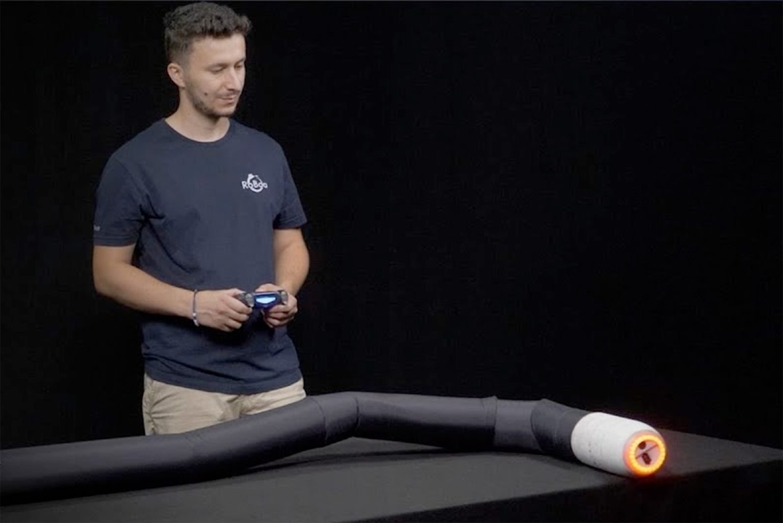 Snake-like robot designed to assist in confined spaces and disaster ...