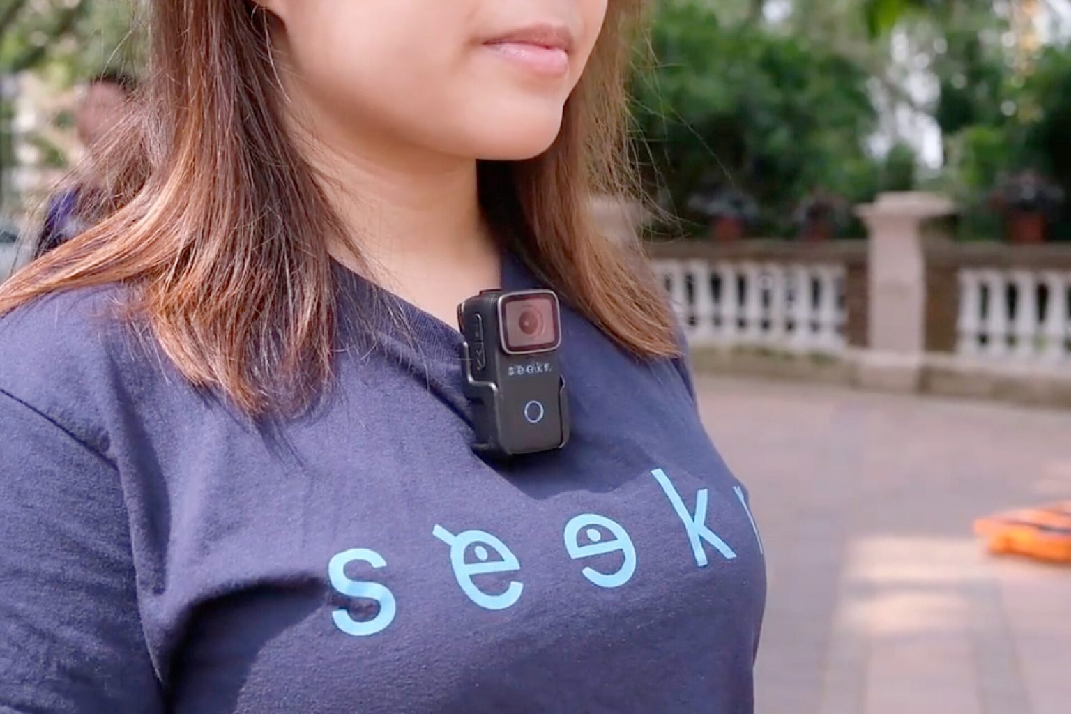 AI-powered device helps vision-impaired users navigate their surroundings