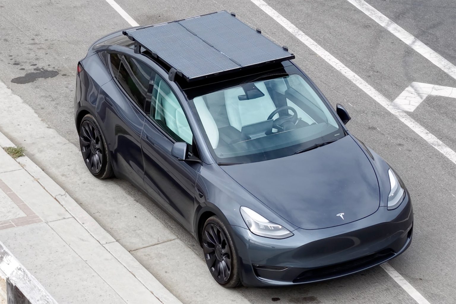 Rooftop system brings solar charging to any EV