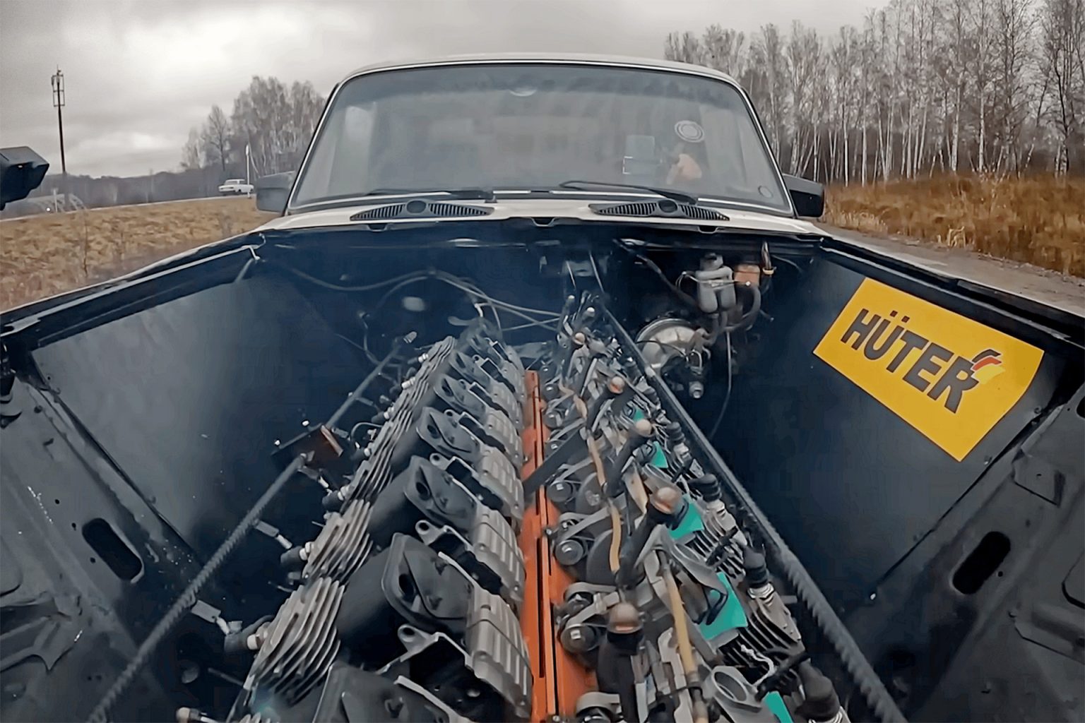 V16 Lada powered by 16 chainsaw engines