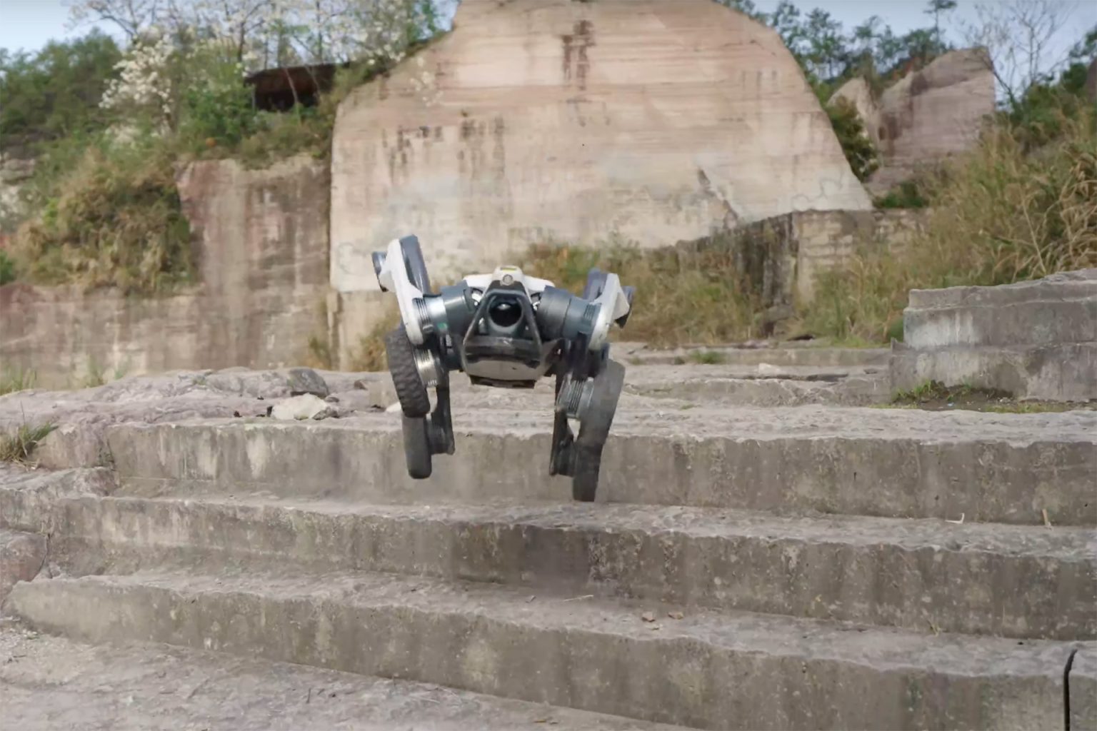 Wheeled robodog Lynx M20 takes on extreme industrial terrain