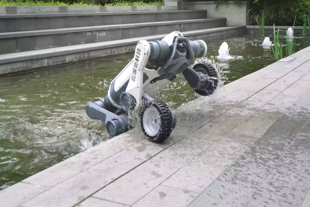 Wheeled robodog Lynx M20 takes on extreme industrial terrain