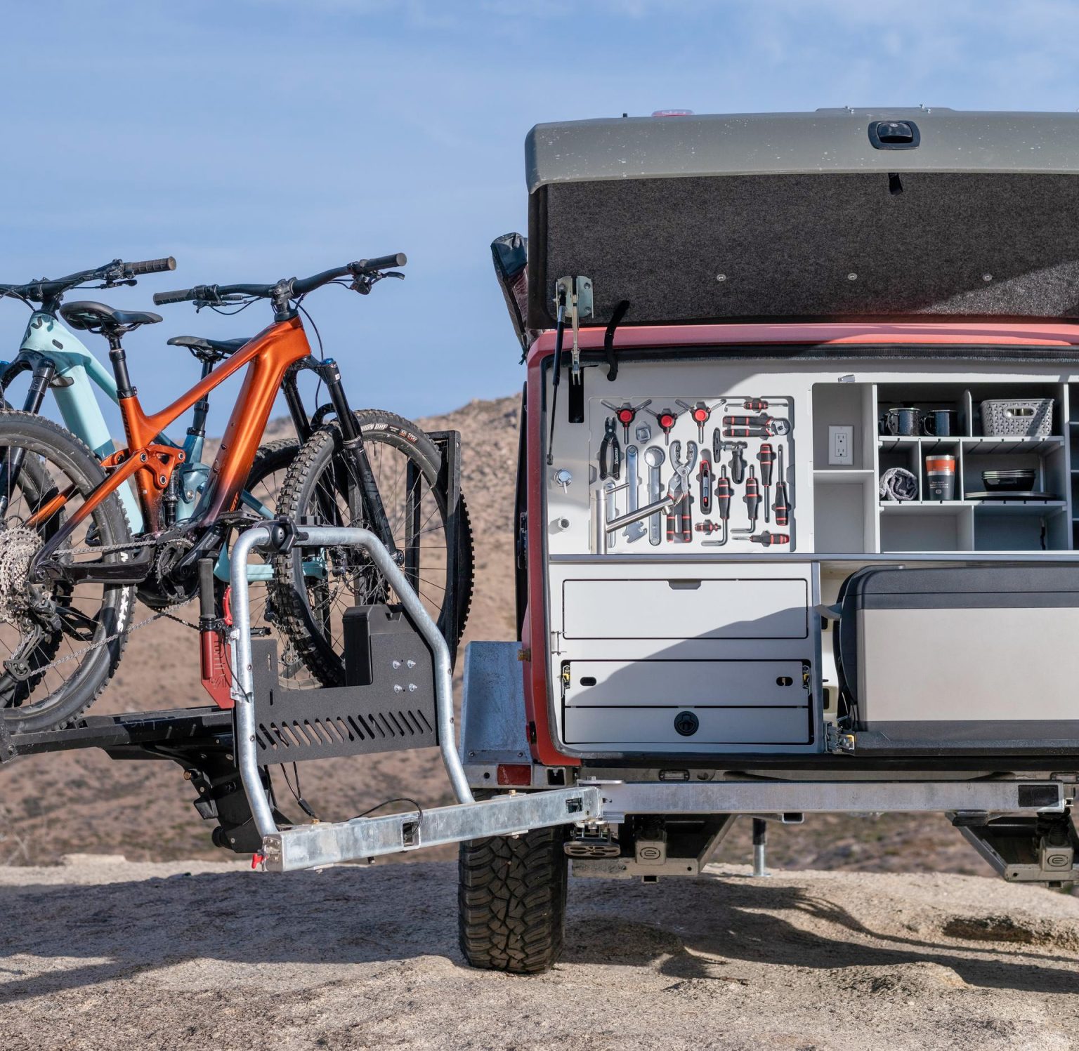 Clever teardrop trailer is a dedicated mobile base camp for mountain bikers