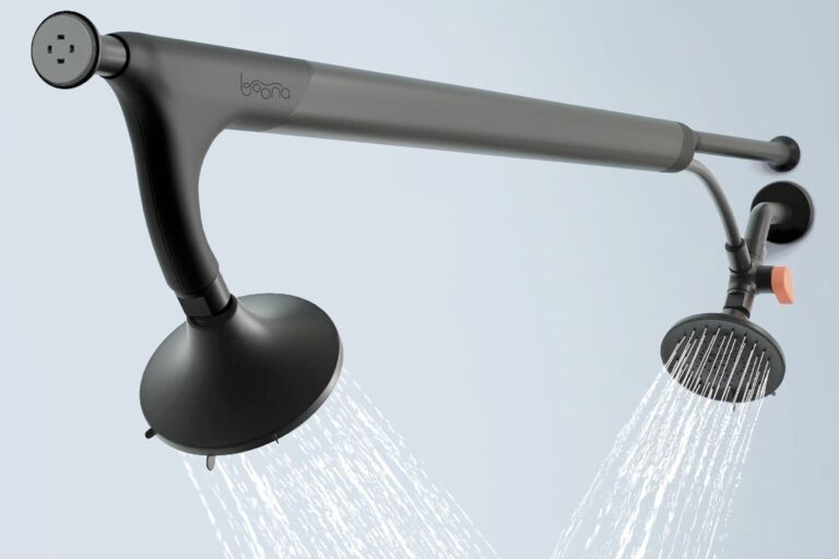 Dual showerhead setup makes sharing the shower a lot easier
